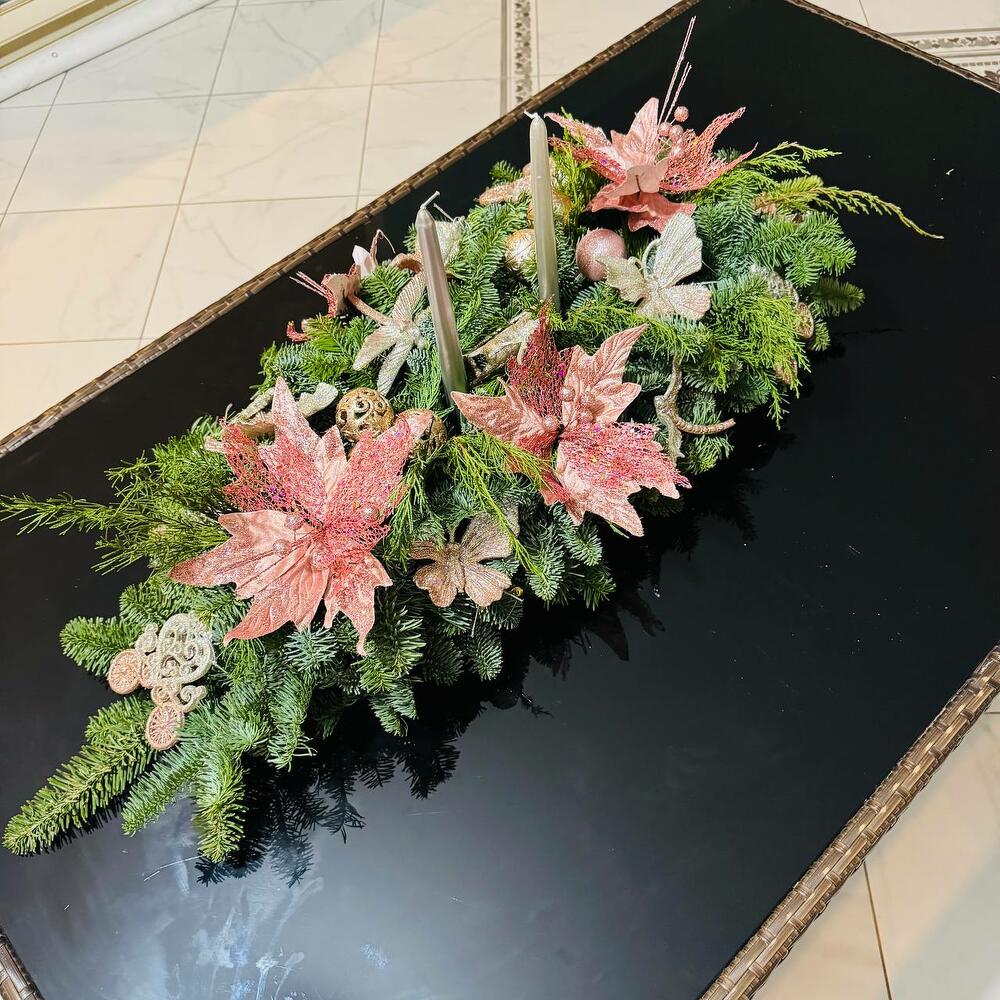 Хвойная композиция из живой ели нобилис на стол, Товары для праздника в ...