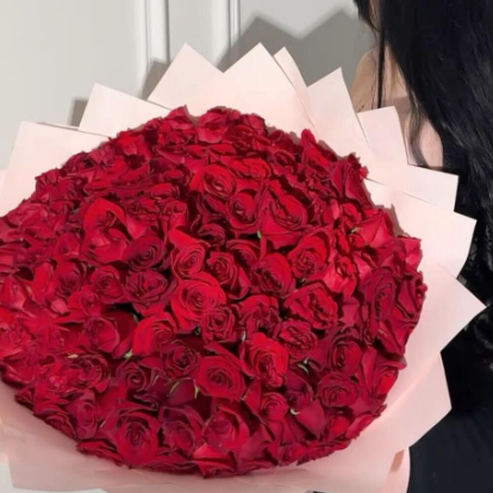 101 Red Roses Luxury Bouquet XL, Flowers Dubai, United Arab Emirates ...