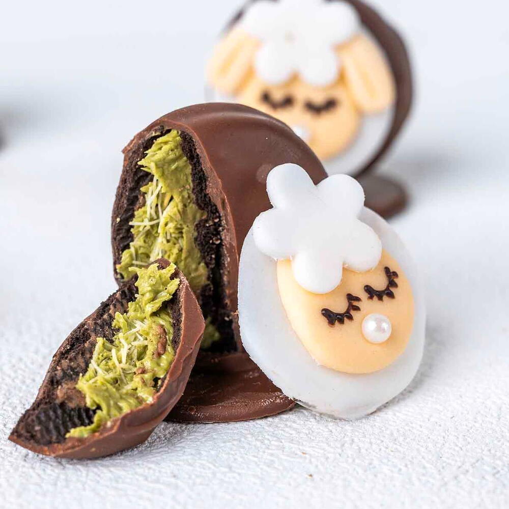 12 Pistachio Kunafa Chocolate Covered Oreo Sandwiches, Confectionery ...