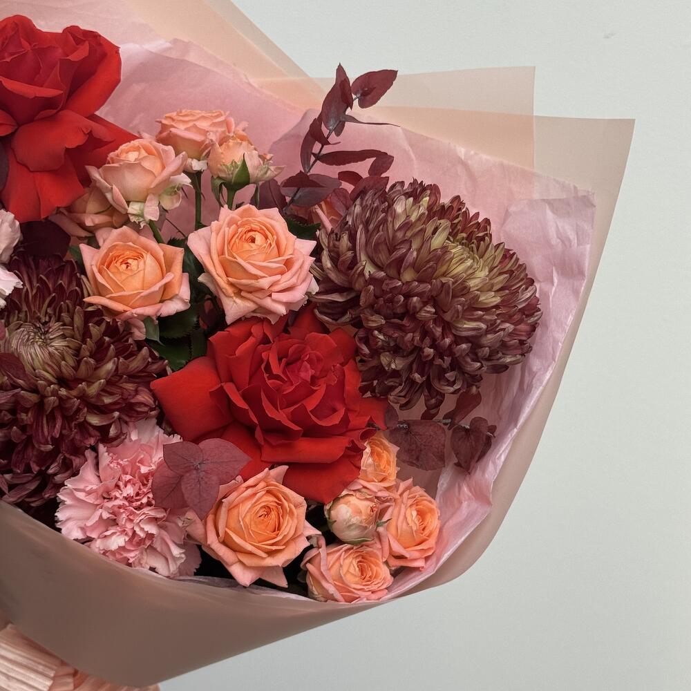 Авторский букет с французской розой и хризантемой Бигуди FM900, Цветы в ...