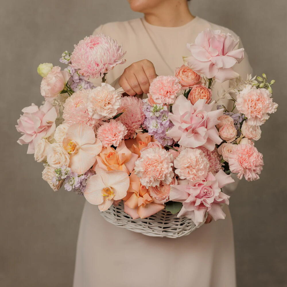 Ada Yonat (Flowers in basket), Flowers Dubai, United Arab Emirates, buy ...