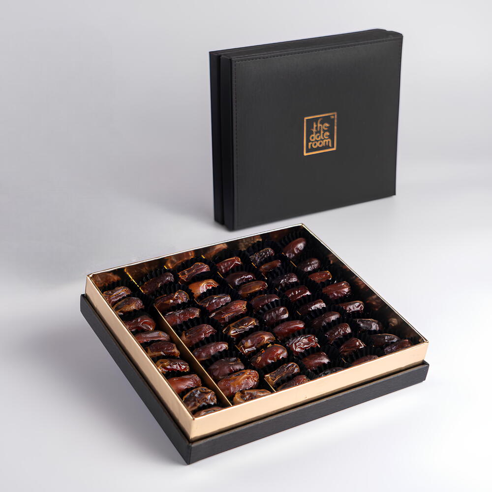 Al Majlis medium box plain Dates, Confectionery & Bakery Dubai Emirate ...