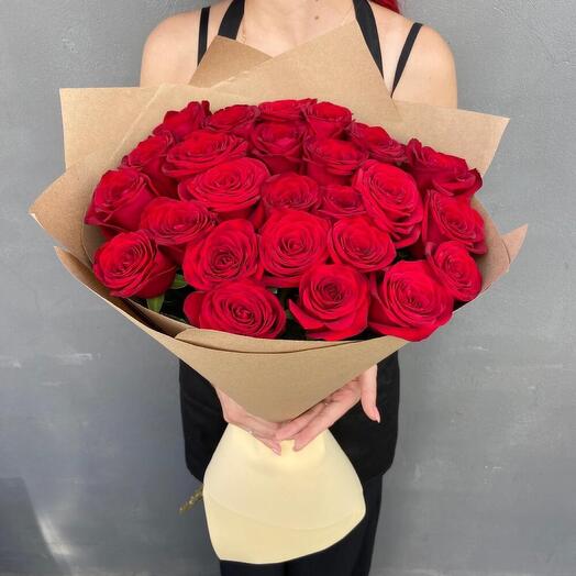 25 роз красных в крафте, Flowers and presents Izhevsk, buy at a price ...
