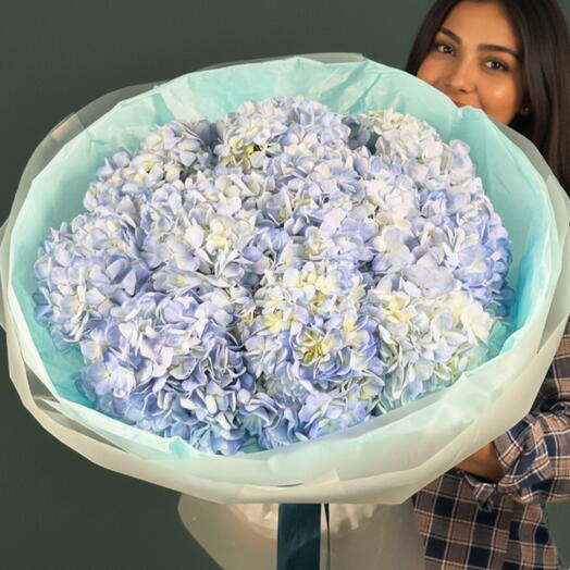 9 Extra Blue Premium Hydrangea Bouquet, Flowers Dubai, United Arab ...