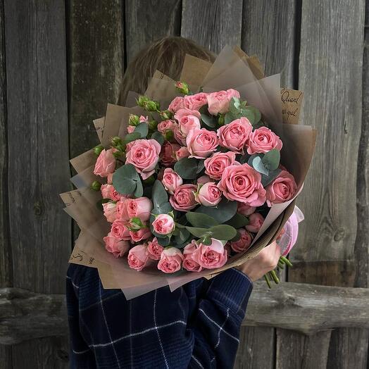 Монобукет из кустовой розы и эвкалипта FM084, Цветы Москва, Россия ...