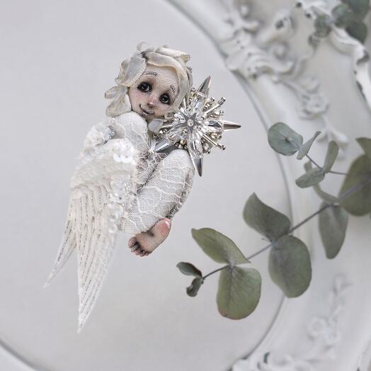Брошь «Рождественский Ангел», Украшения в Москве, купить по цене 19300 RUB, Броши и значки в ...