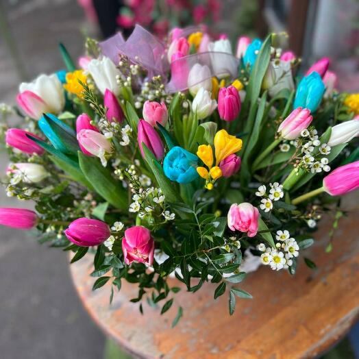Корзина с тюльпанами и роскошной зеленью, Flowers & Gifts Almaty, buy ...