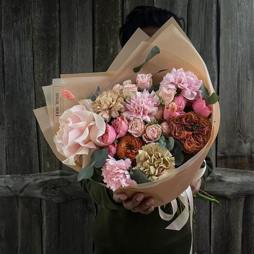 Авторский букет с пионовидной розой в теплых тонах FM195, Цветы Москва ...